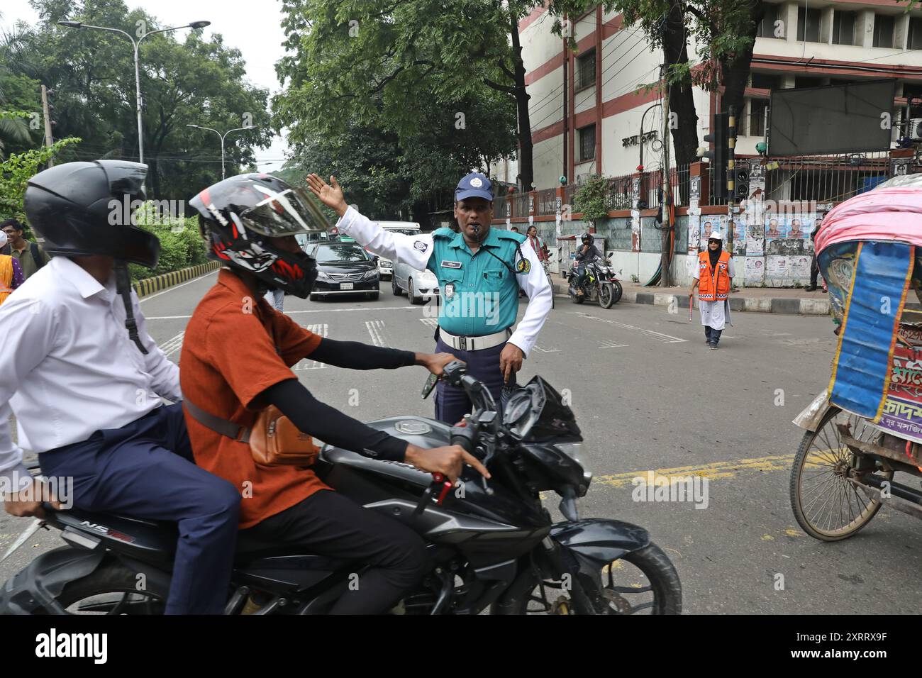 Dhaka, Wari, Bangladesh. 12th Aug, 2024. police personnel controls ...