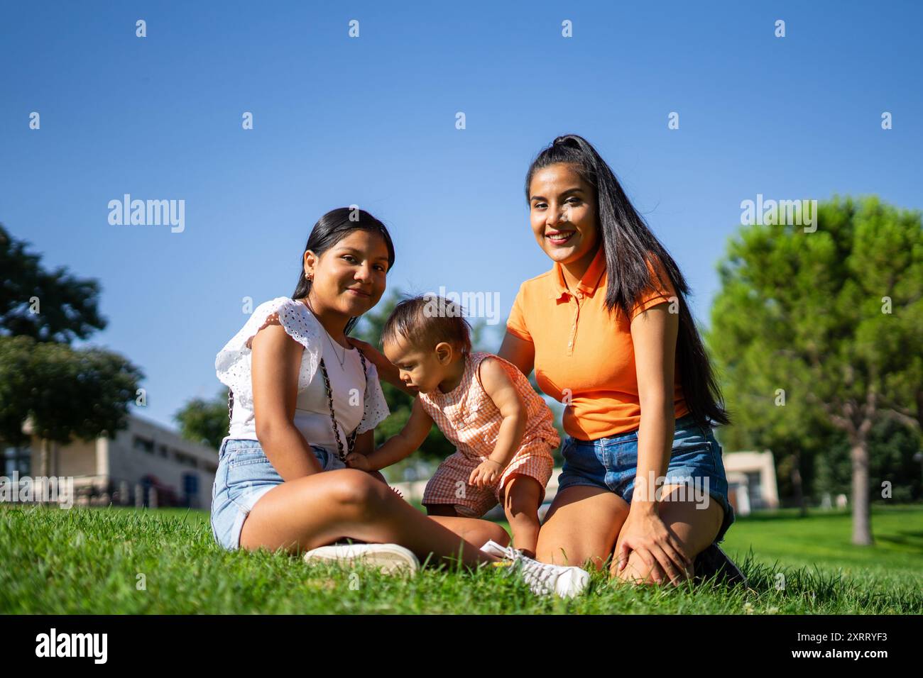 Peruvian sisters hi-res stock photography and images - Alamy