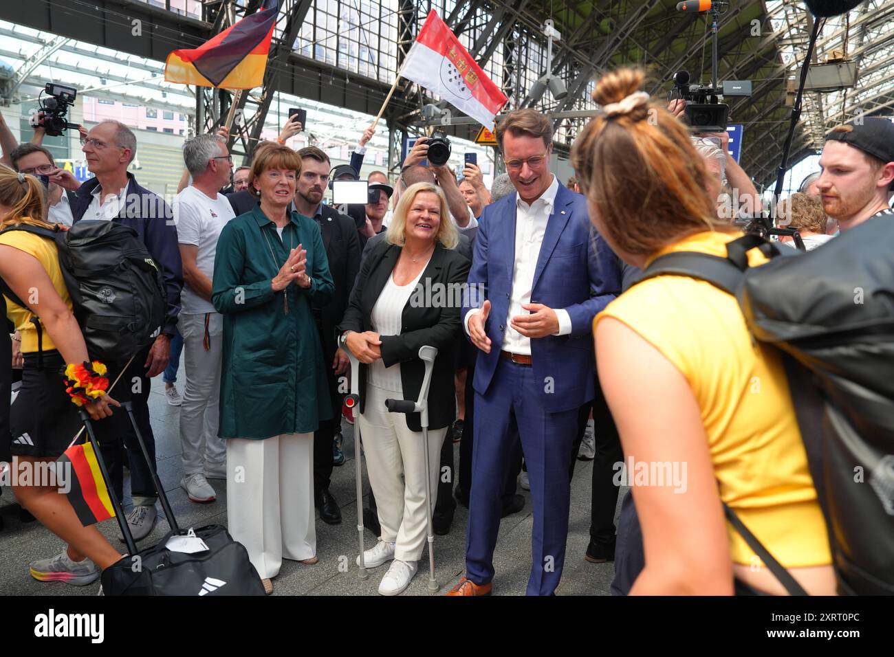 Empfang der Deutschen Olympia Mannschaft 2024 in Koeln Heriette Reker gemeinsam mit Nancy Faeser ...