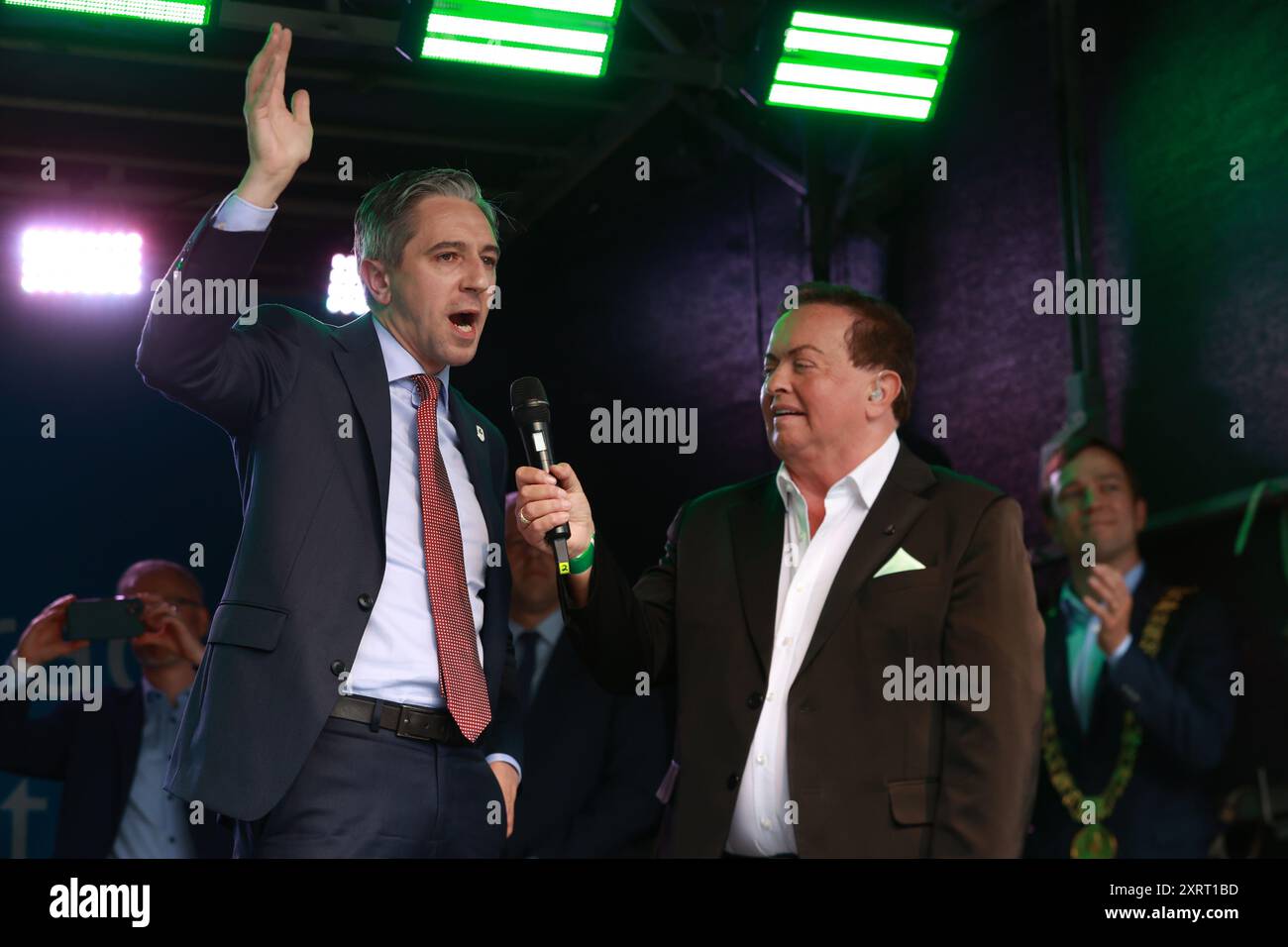 Paris olympics 2024 crowds hi-res stock photography and images - Alamy