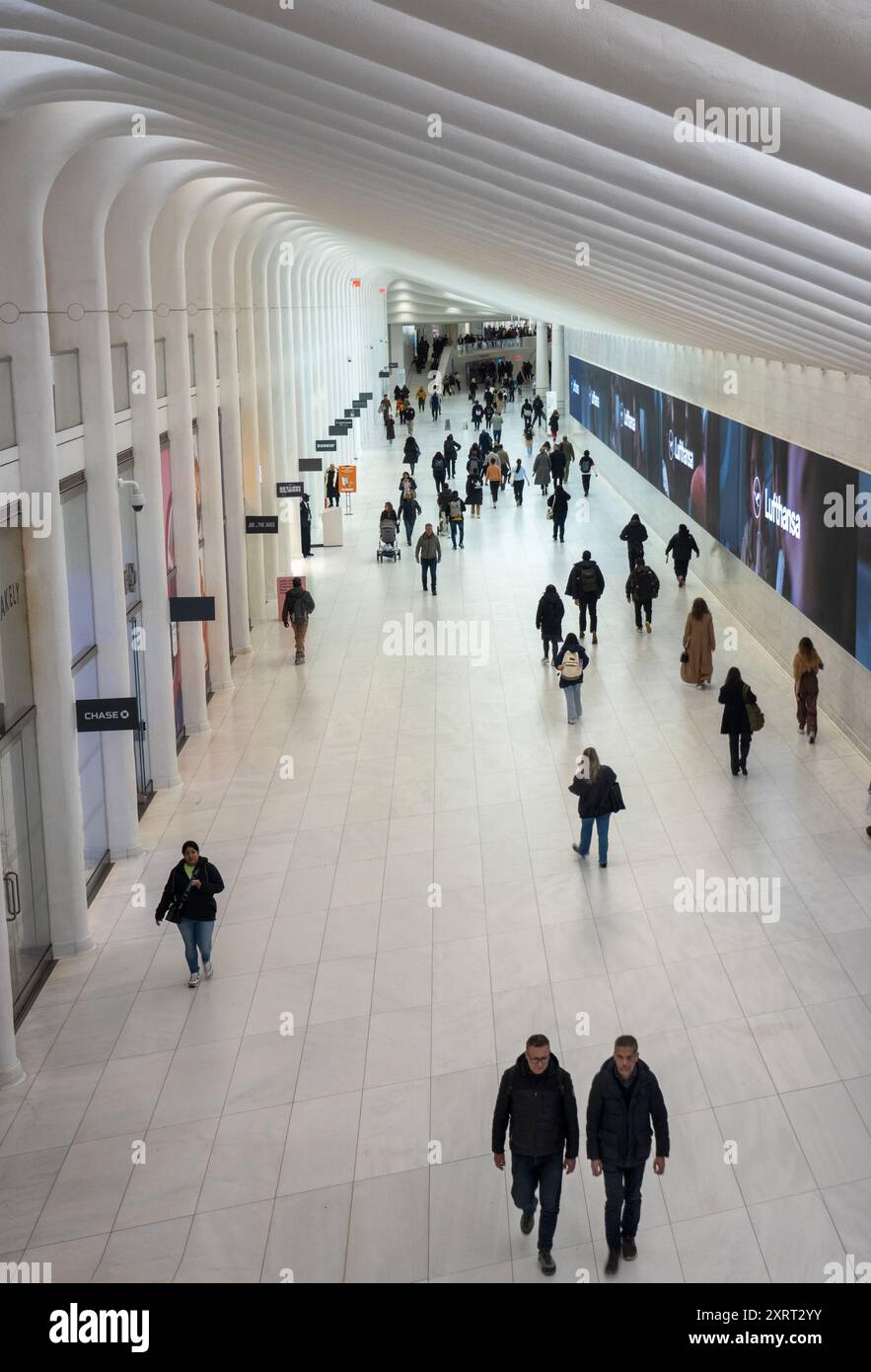 Westfield World Trade Center mall in the oculus in downtown Manhattan ...