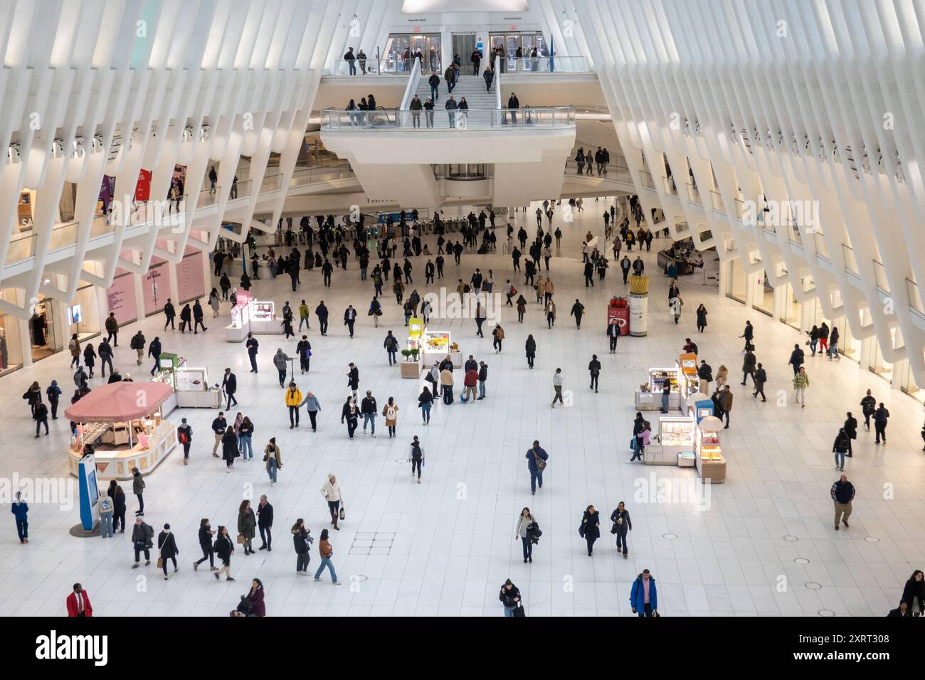 Westfield World Trade Center mall in the oculus in downtown Manhattan ...