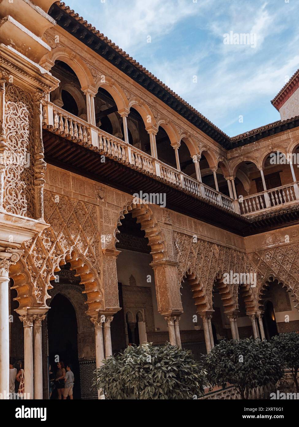 The intricate details of the Gran Alcázar’s stunning Mudéjar-style ...
