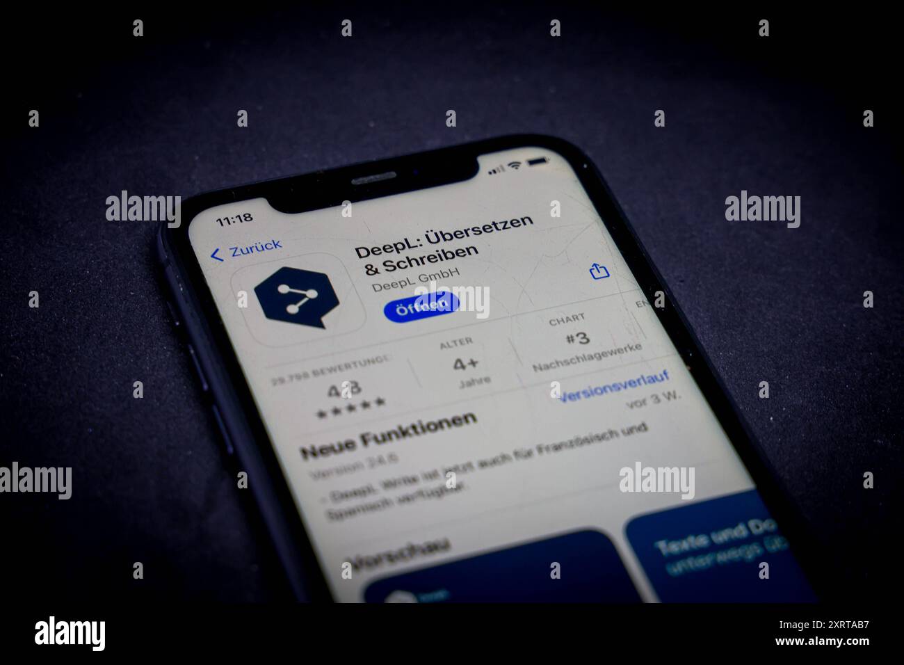 Deepl app hi-res stock photography and images - Alamy