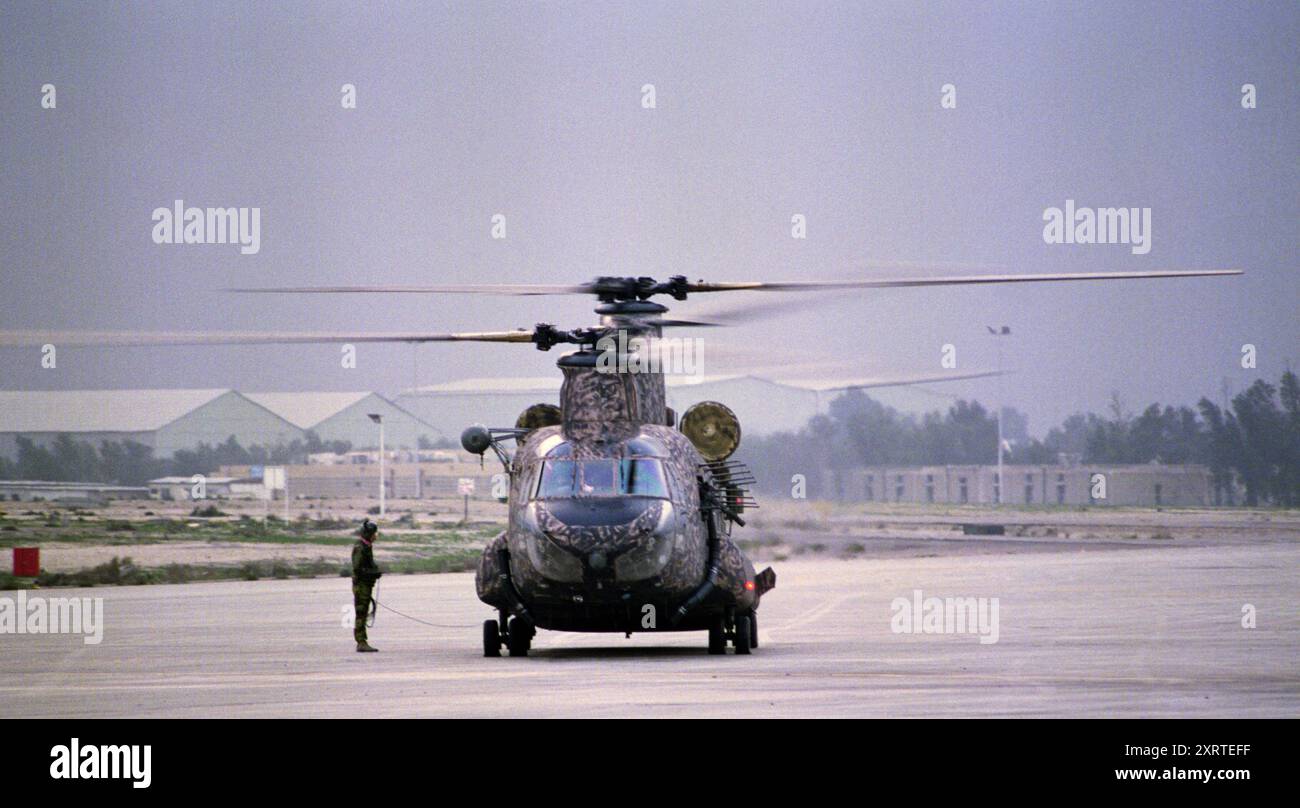 Military helicopter kuwait hi-res stock photography and images - Alamy