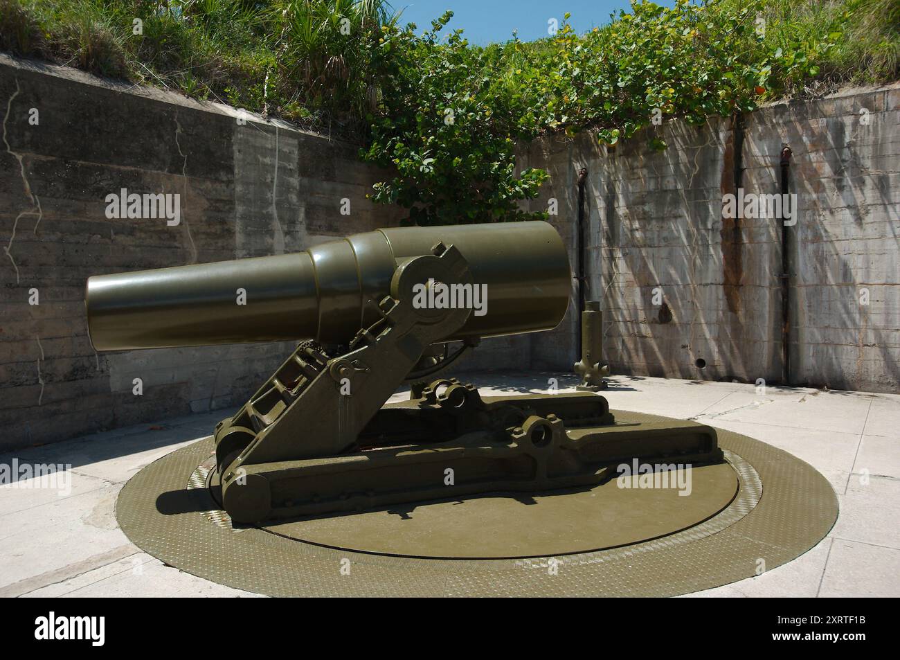 Old historical military cannons and mortars at Fort DeSoto Park in ...