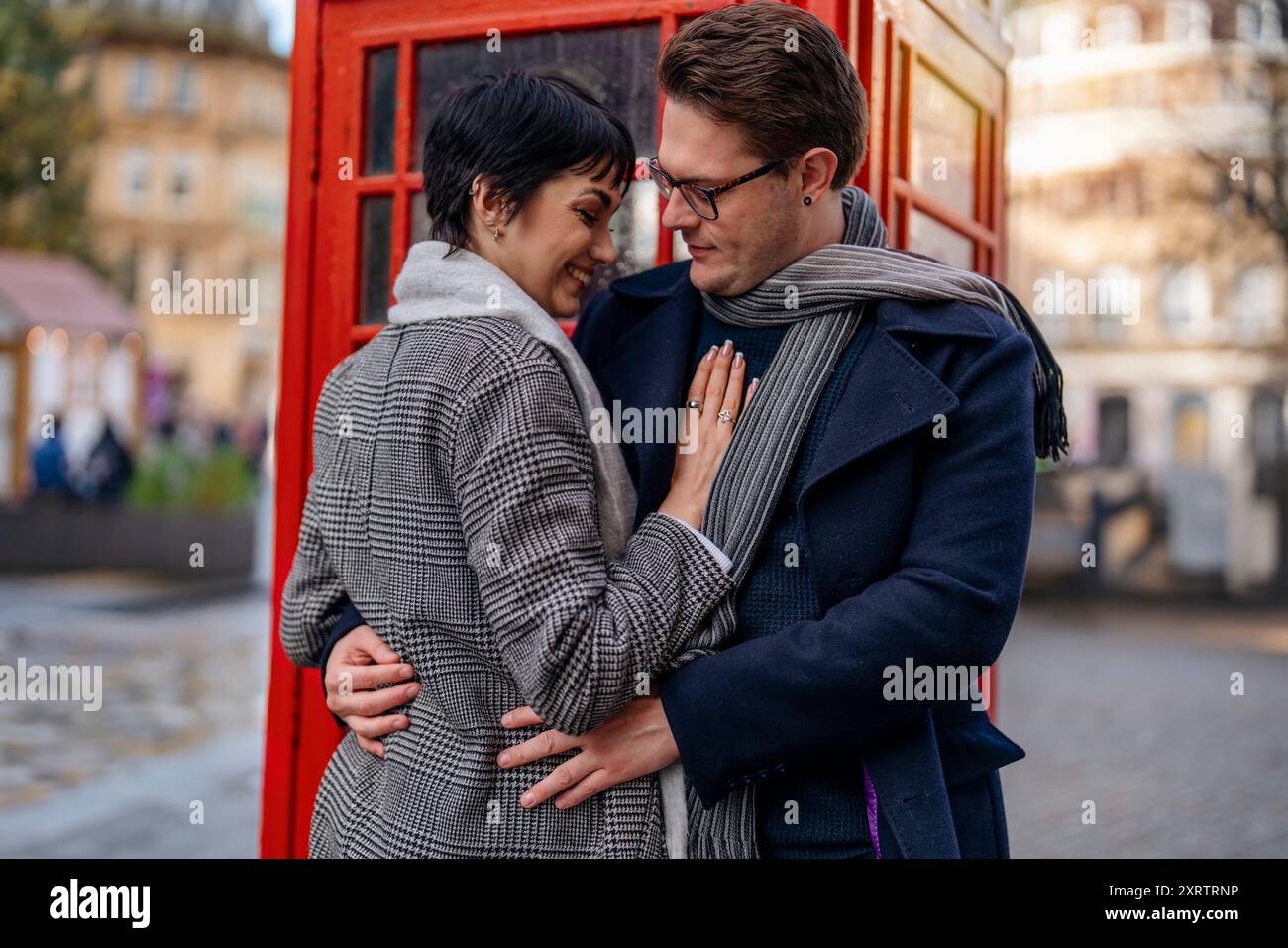 Happy boyfriend girlfriend walk around hi-res stock photography and ...