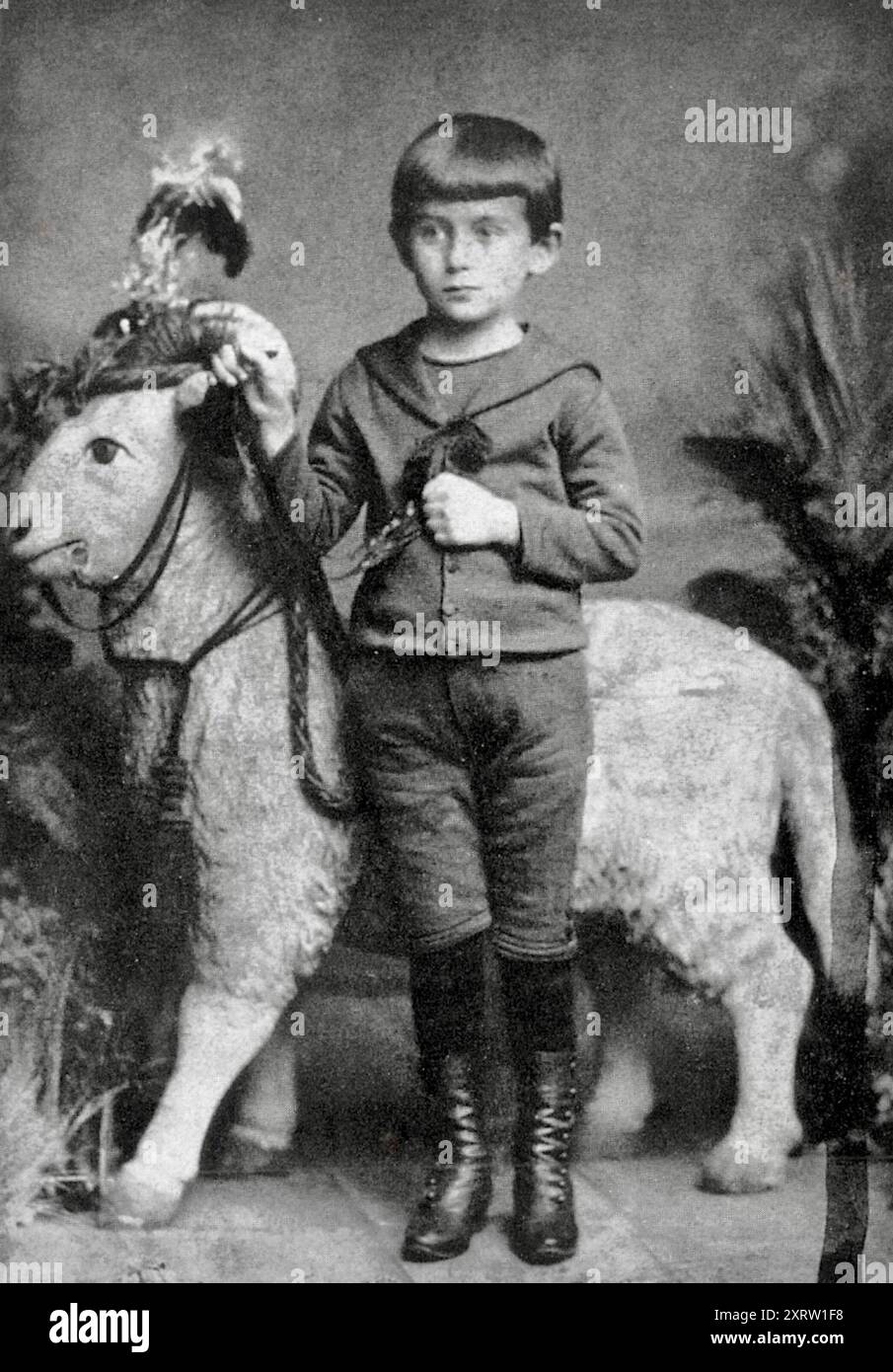 Portrait of franz kafka hi-res stock photography and images - Alamy