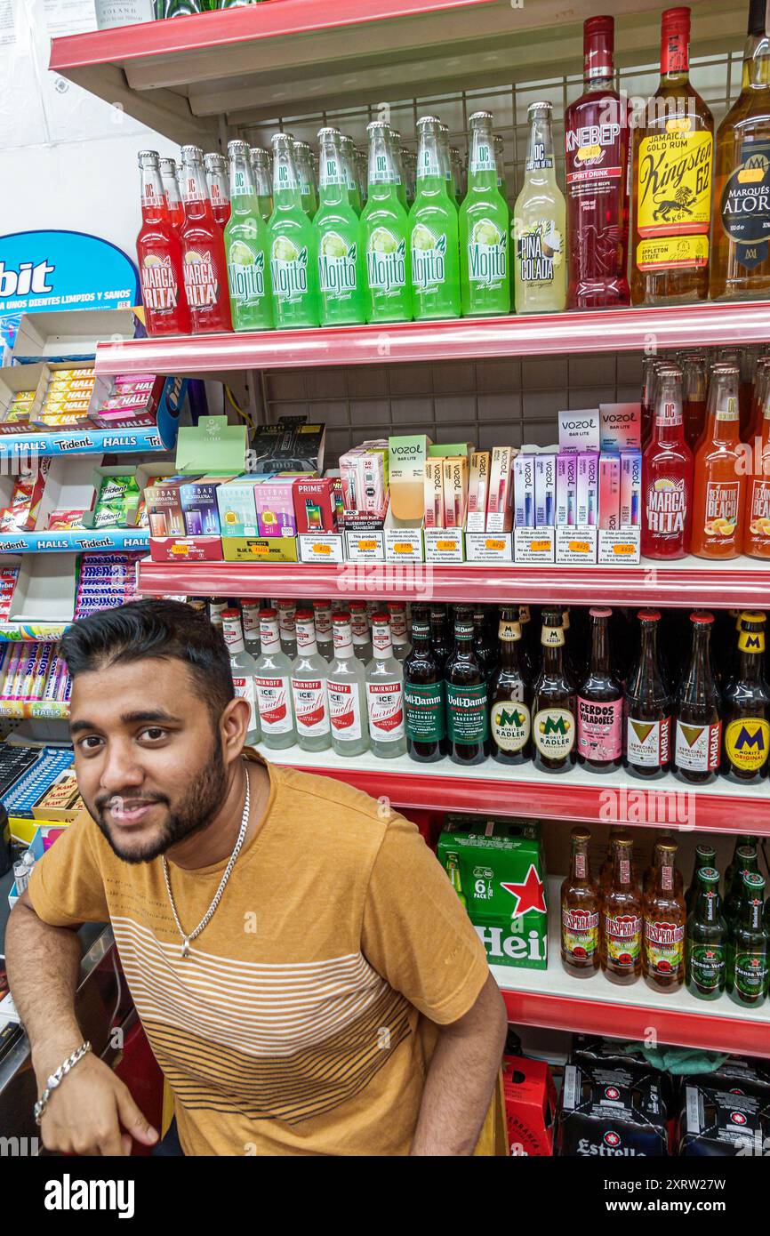 Supermercat convenience store hi-res stock photography and images - Alamy