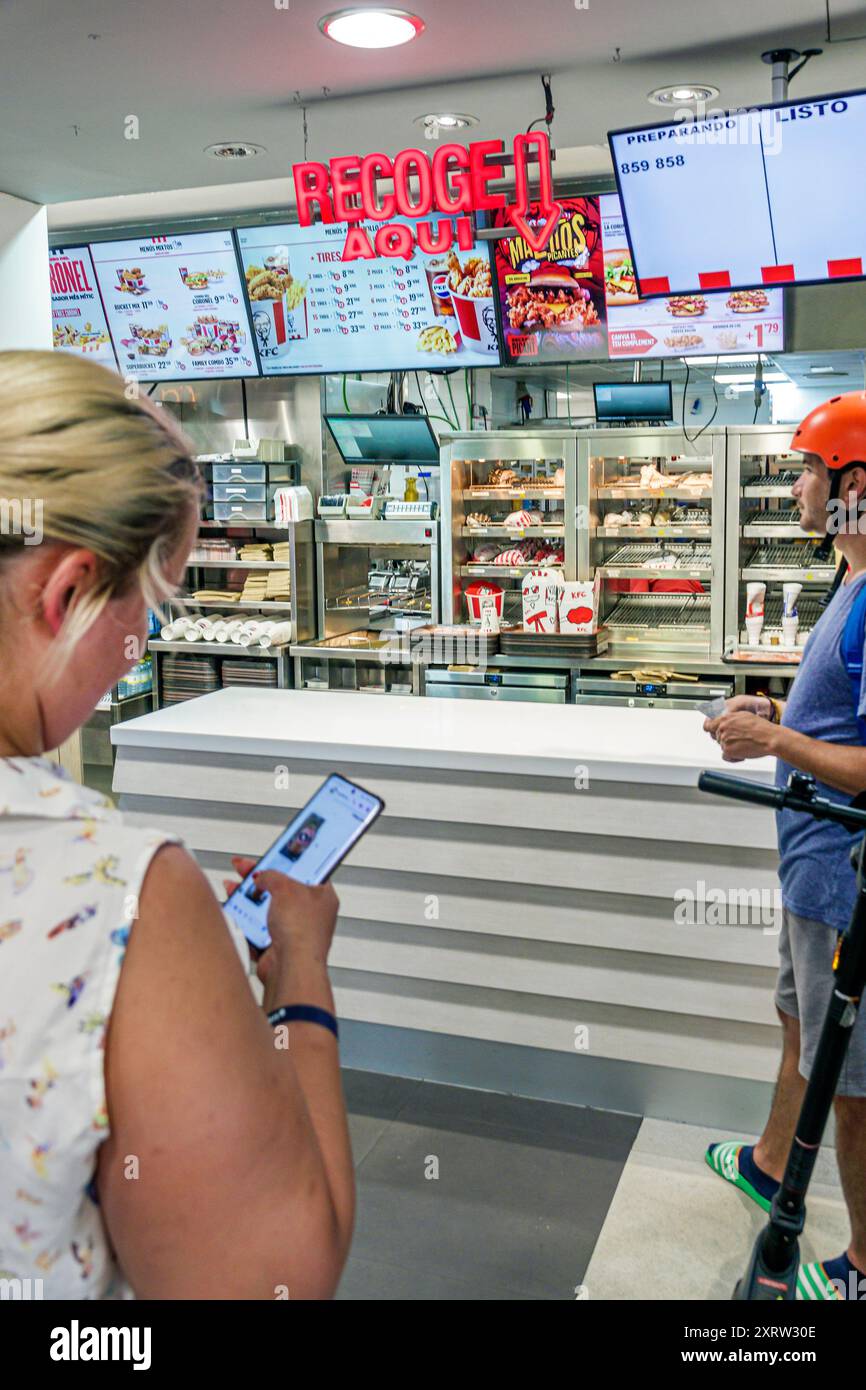 Barcelona Spain,Catalonia Catalunya,Avinguda de Gaudi­ L'Eixample,KFC ...