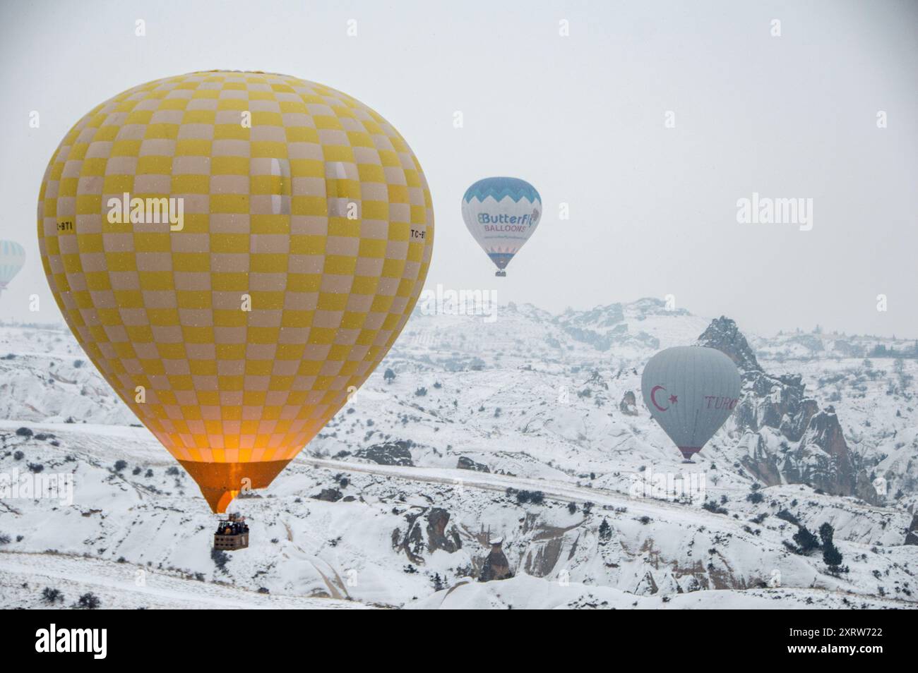Balloons soar cappadocia hi-res stock photography and images - Alamy
