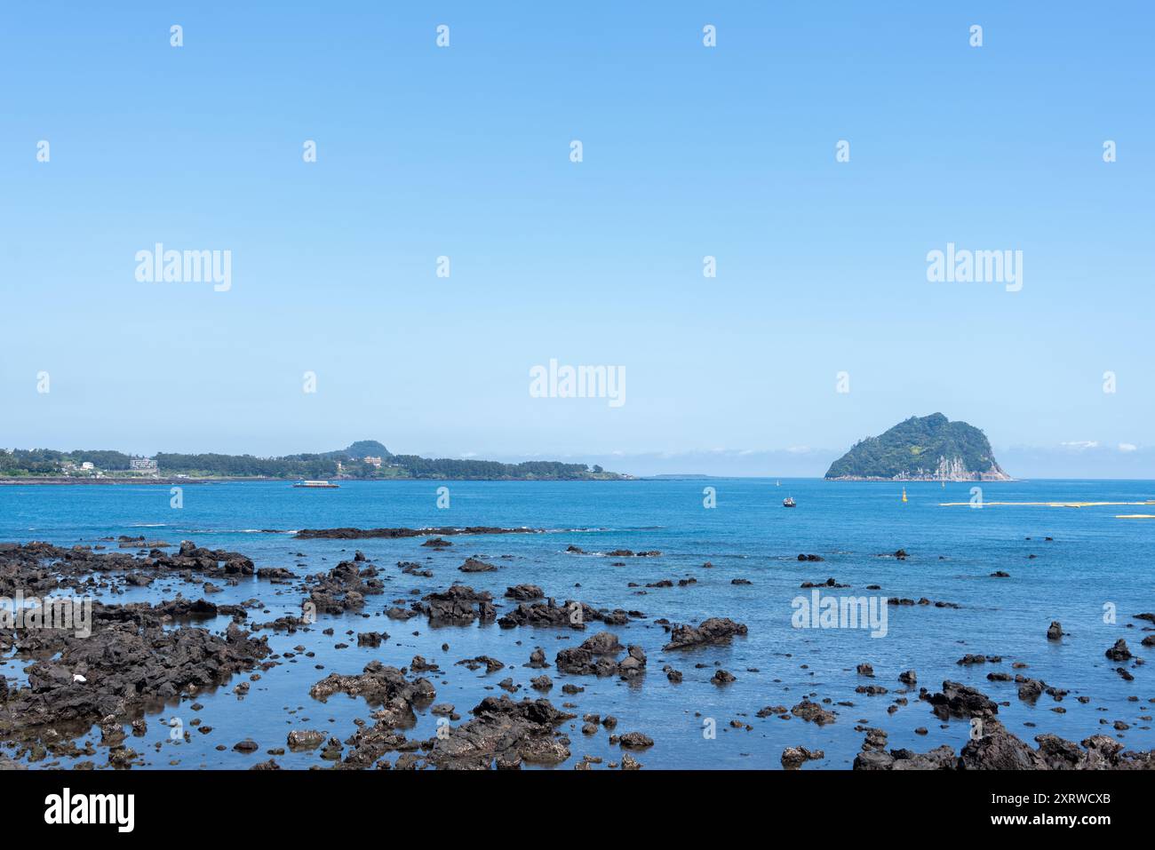 Seogwipo Jaguri Park seascape in Jeju island, Korea Stock Photo - Alamy