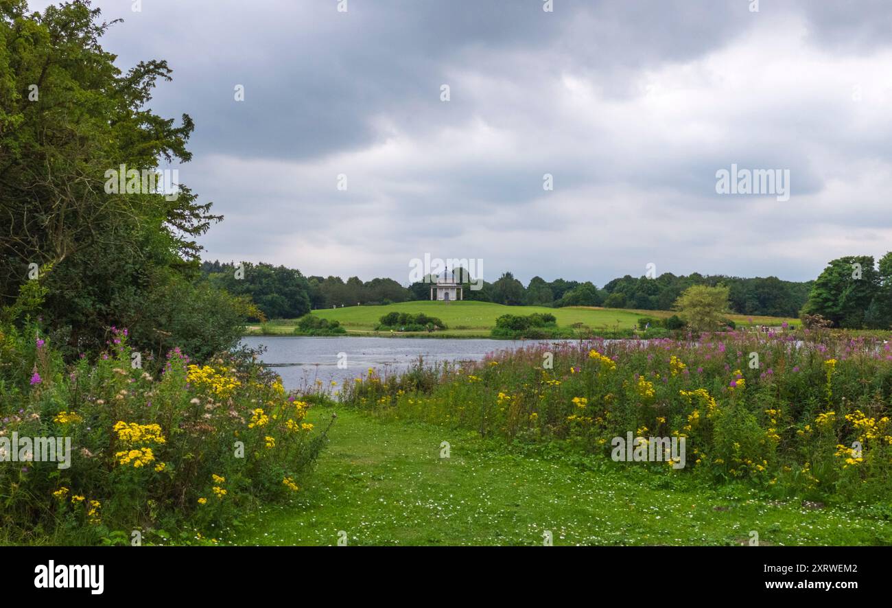 The lake and in background the Temple of Minerva at Hardwick Park ...