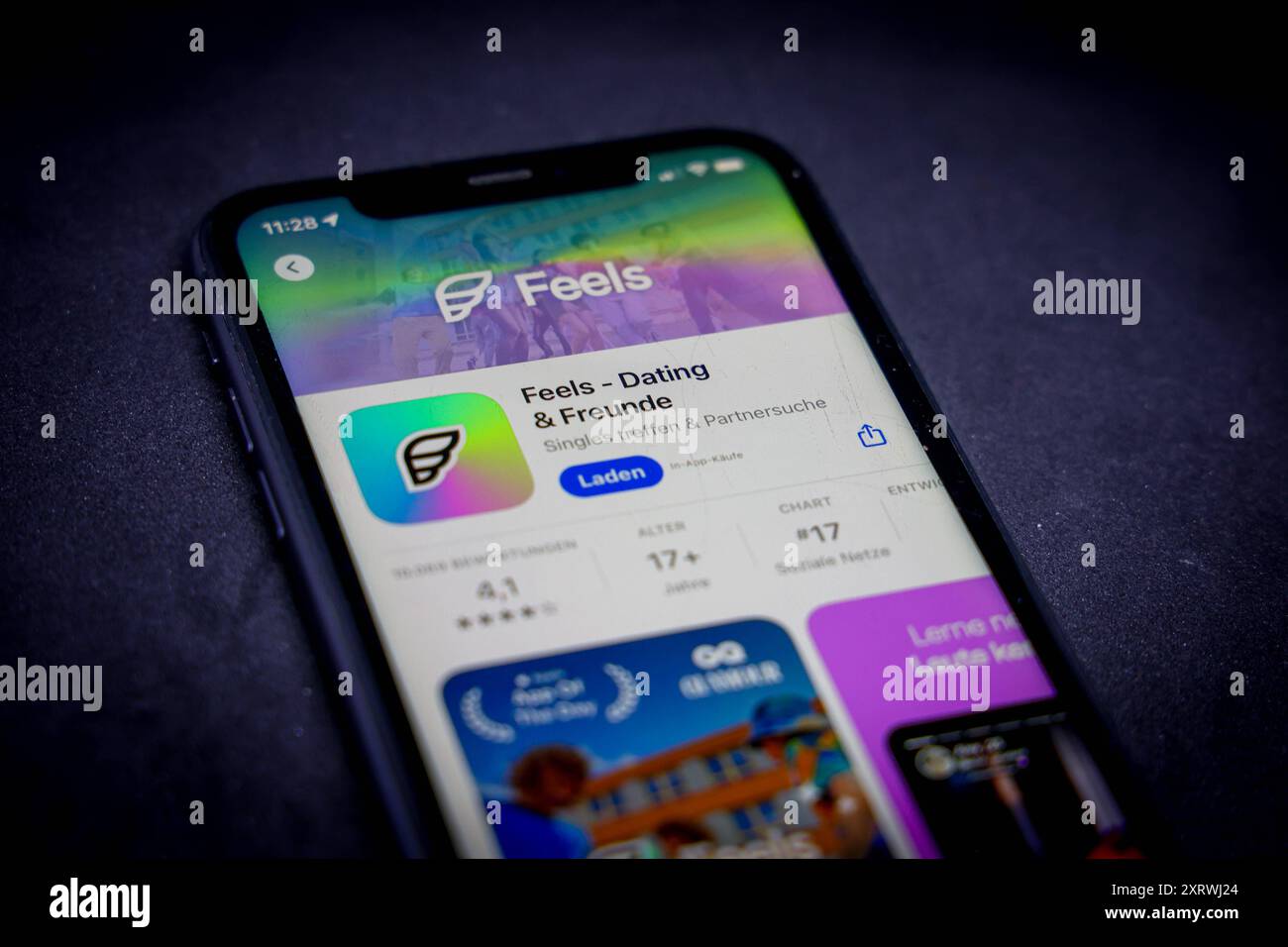 Dating apps 2024 hi-res stock photography and images - Alamy