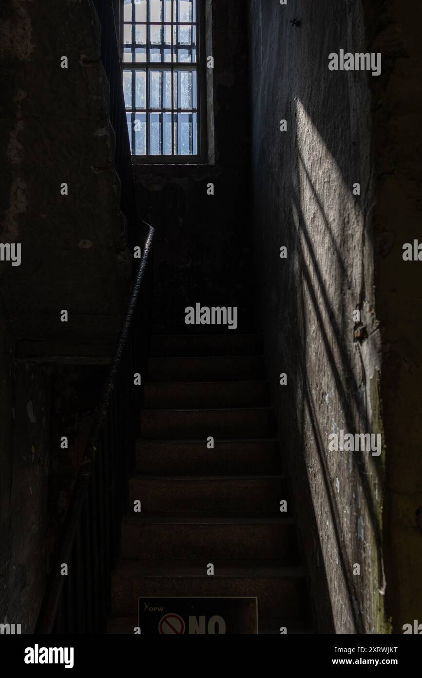 Sunlight enters through window hi-res stock photography and images - Alamy