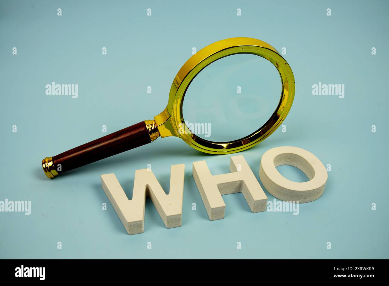 Magnifying glass words find hi-res stock photography and images - Alamy