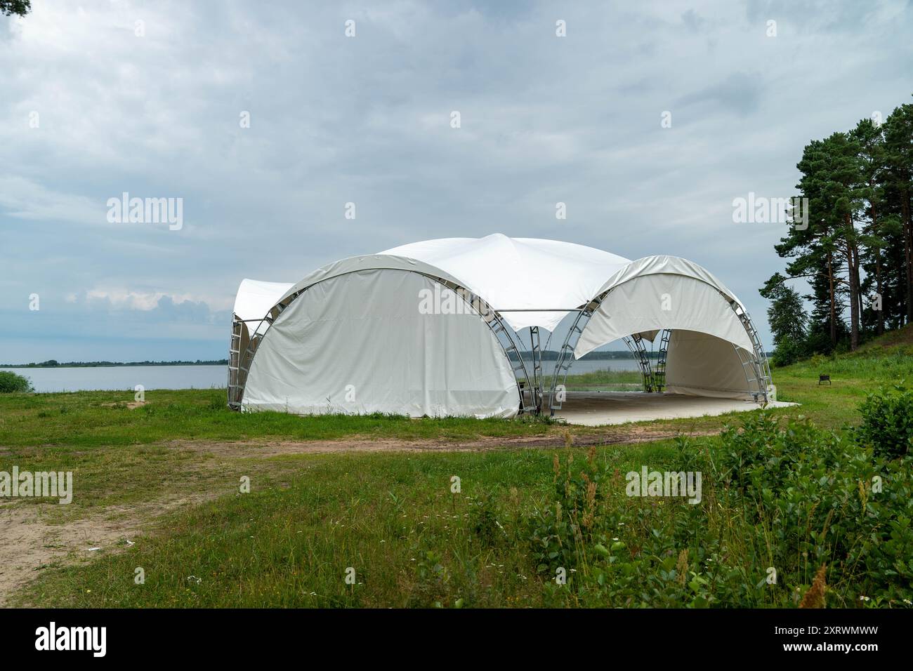Canopy structure hi-res stock photography and images - Alamy