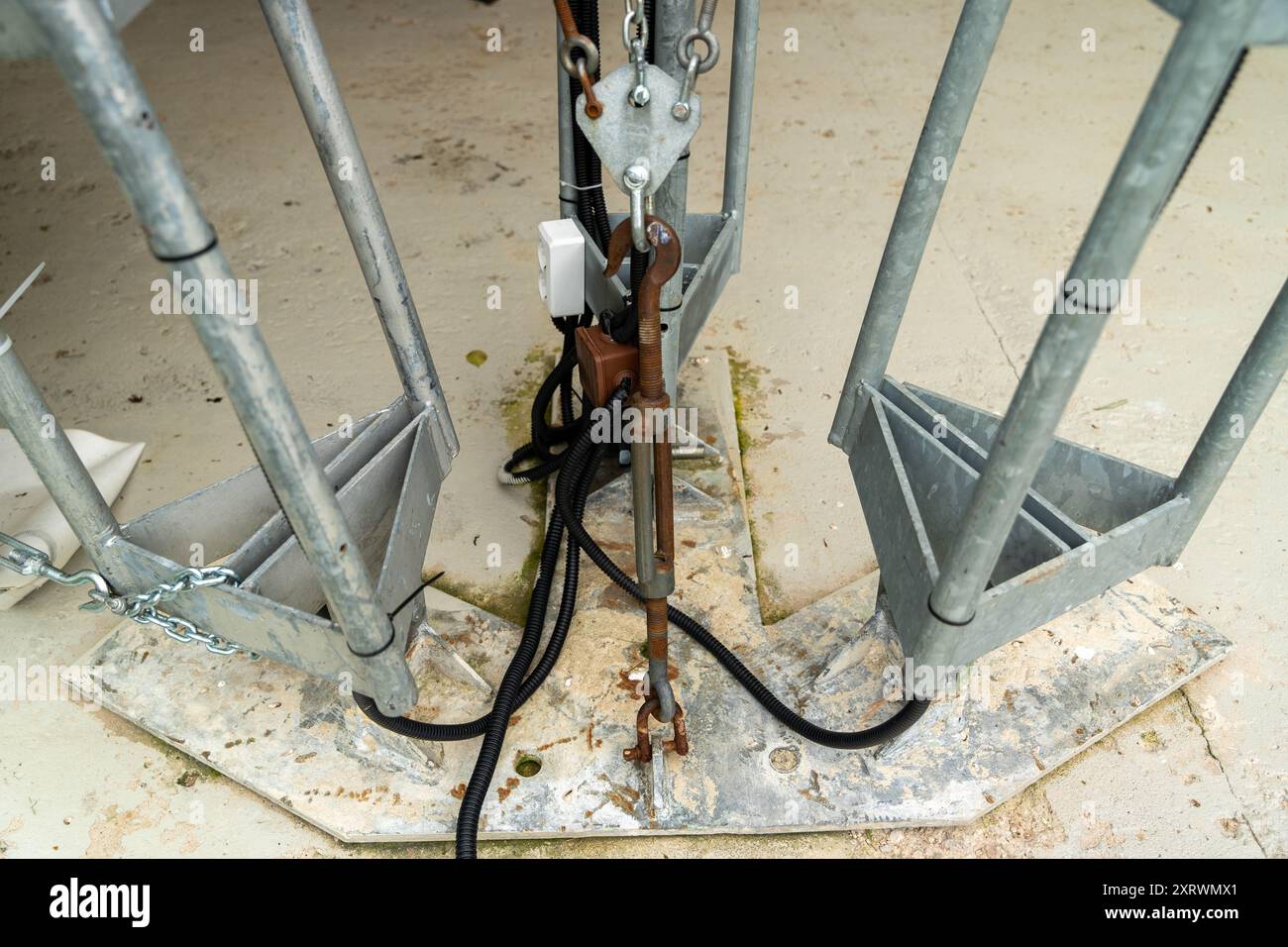 Secured to ground hi-res stock photography and images - Alamy