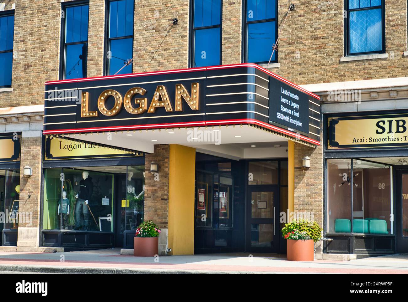 the logan Theater in downtown Logan Ohio, Hocking County USA 2024 Stock ...