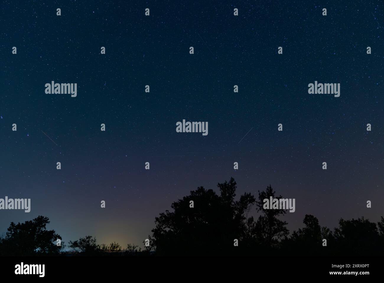 Mid summer meteor shower shows around 200 meteors hi-res stock ...