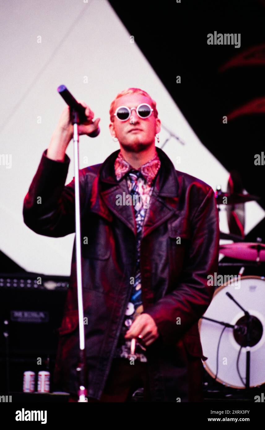 Alice In Chains Performing in 1994 in Los Angeles, California. Credit ...