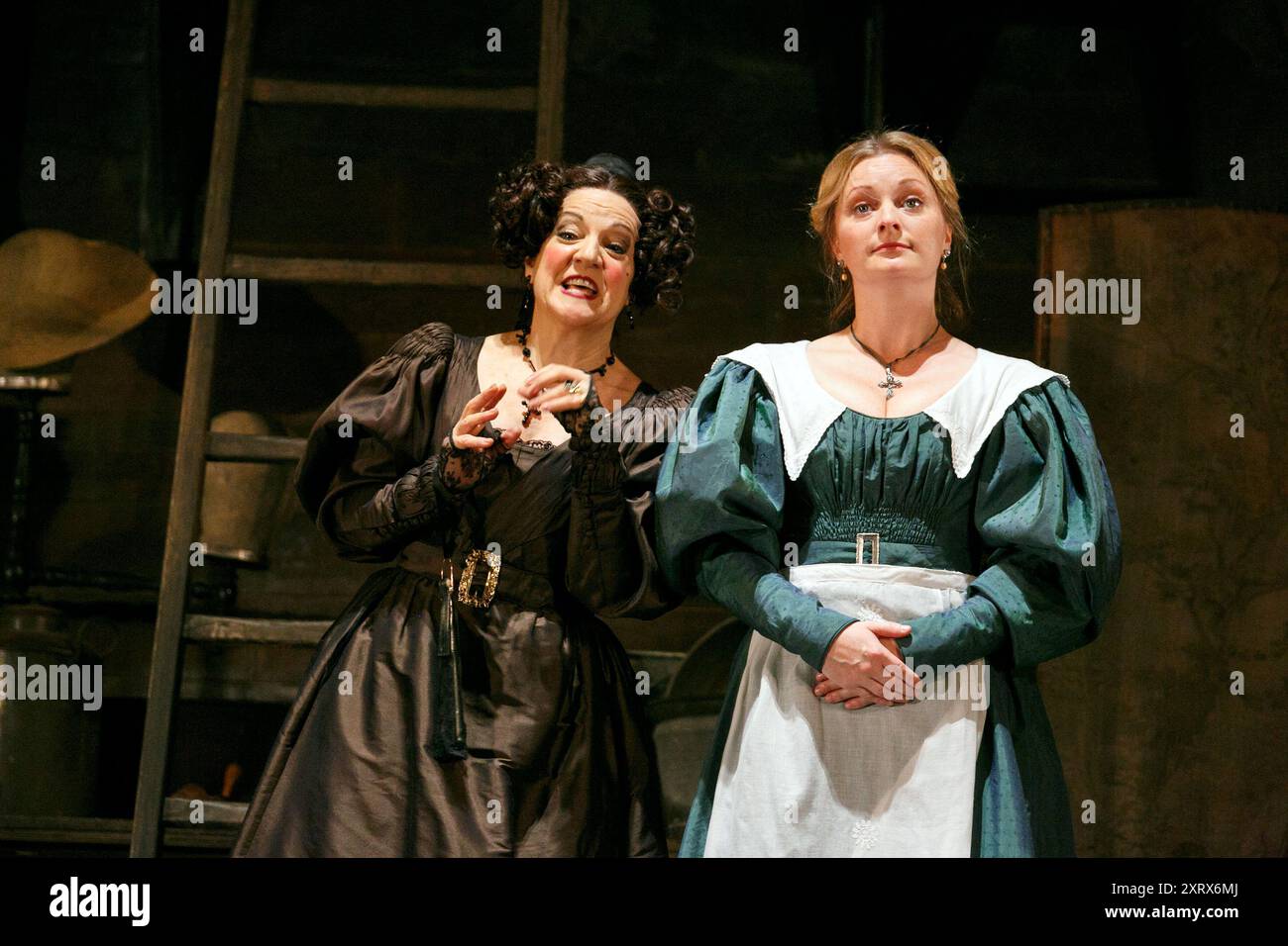 l-r: Helene Schneiderman (Marcellina), Lucy Crowe (Susanna) in LE NOZZE ...