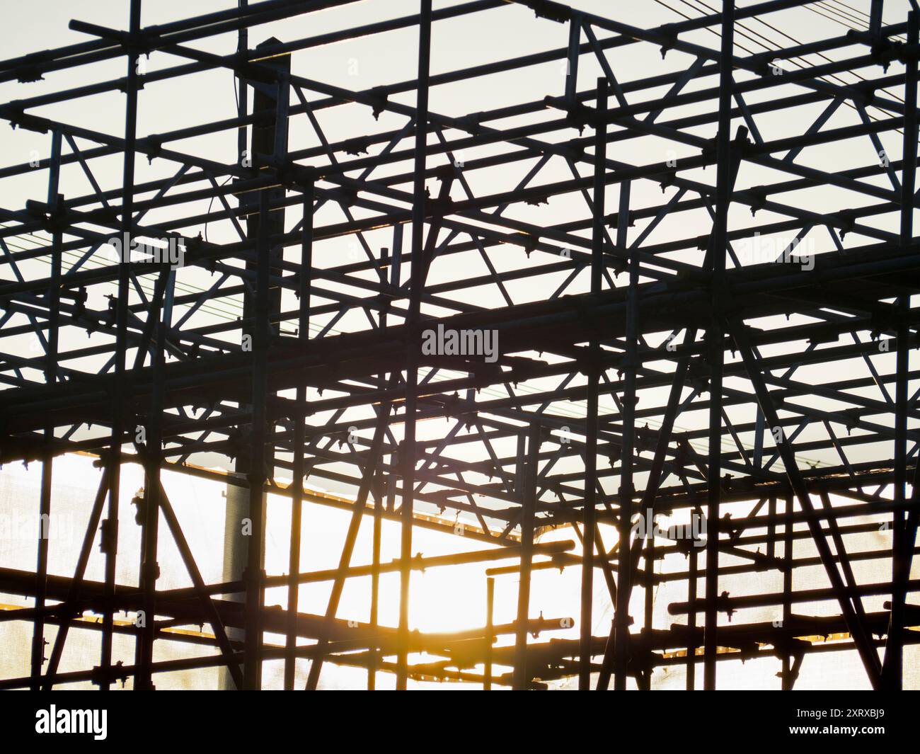 Interlocking scaffolding hi-res stock photography and images - Alamy
