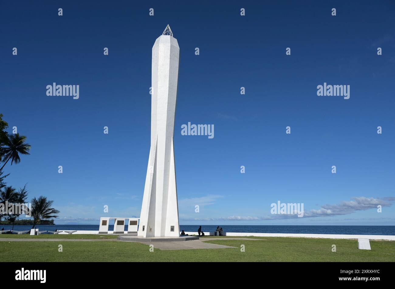 PAPUA NEW GUINEA, Madang, Kalibobo lighthouse, Coastwatchers Memorial ...