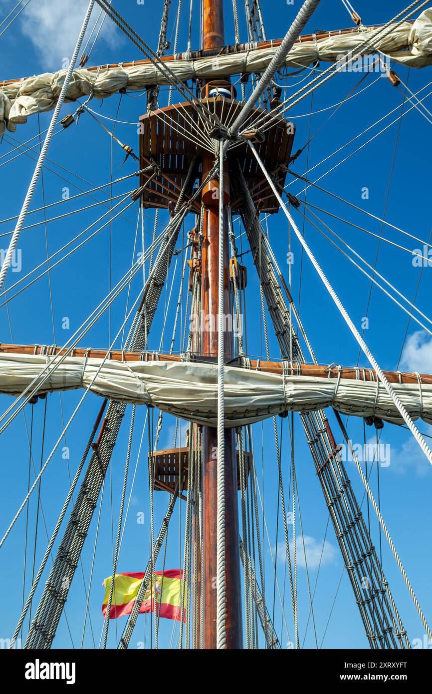 Main mast and rigging, Galeon Andalucia (17th Century replica), Miami ...