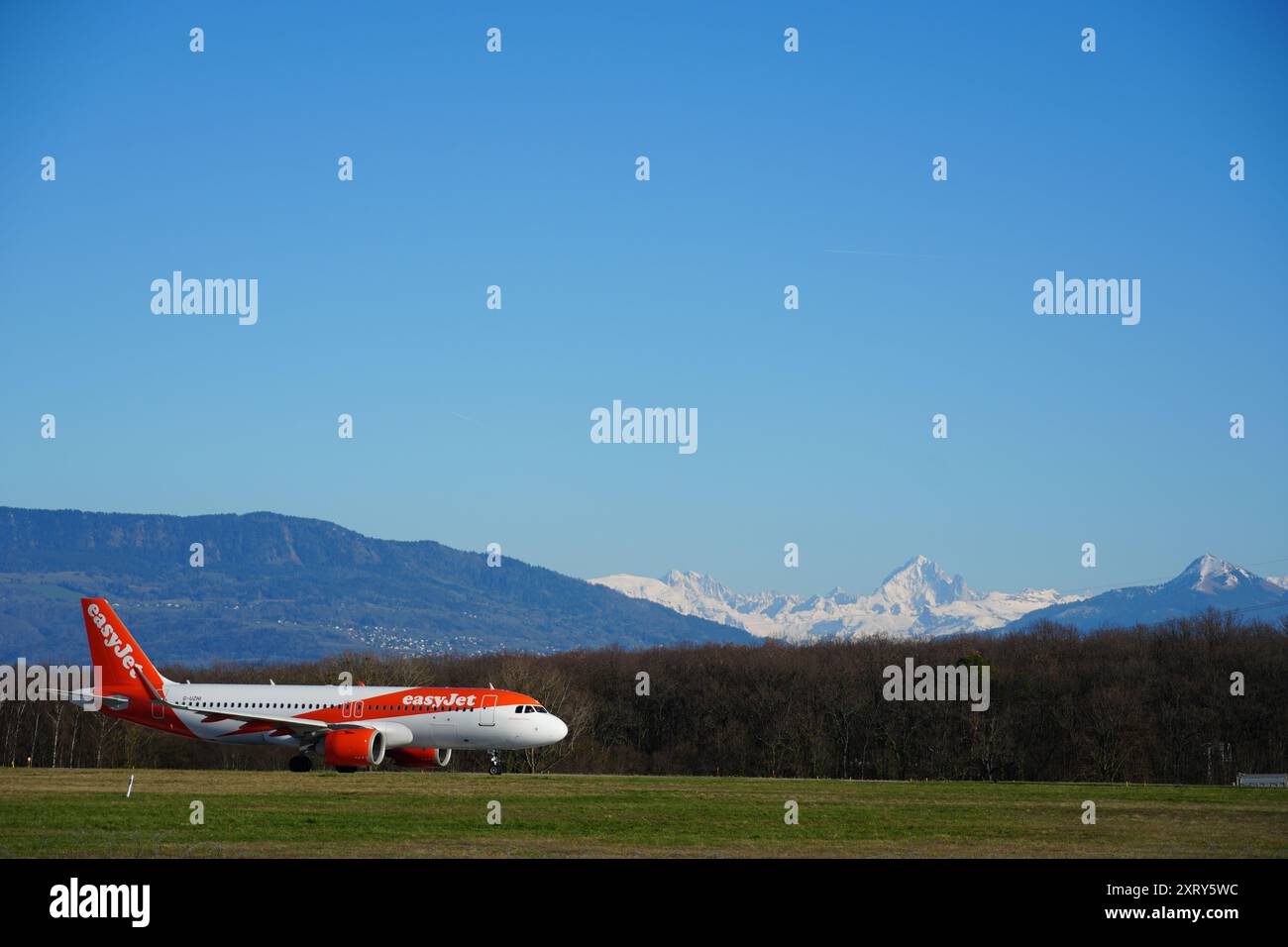 Geneva airport winter hi-res stock photography and images - Alamy