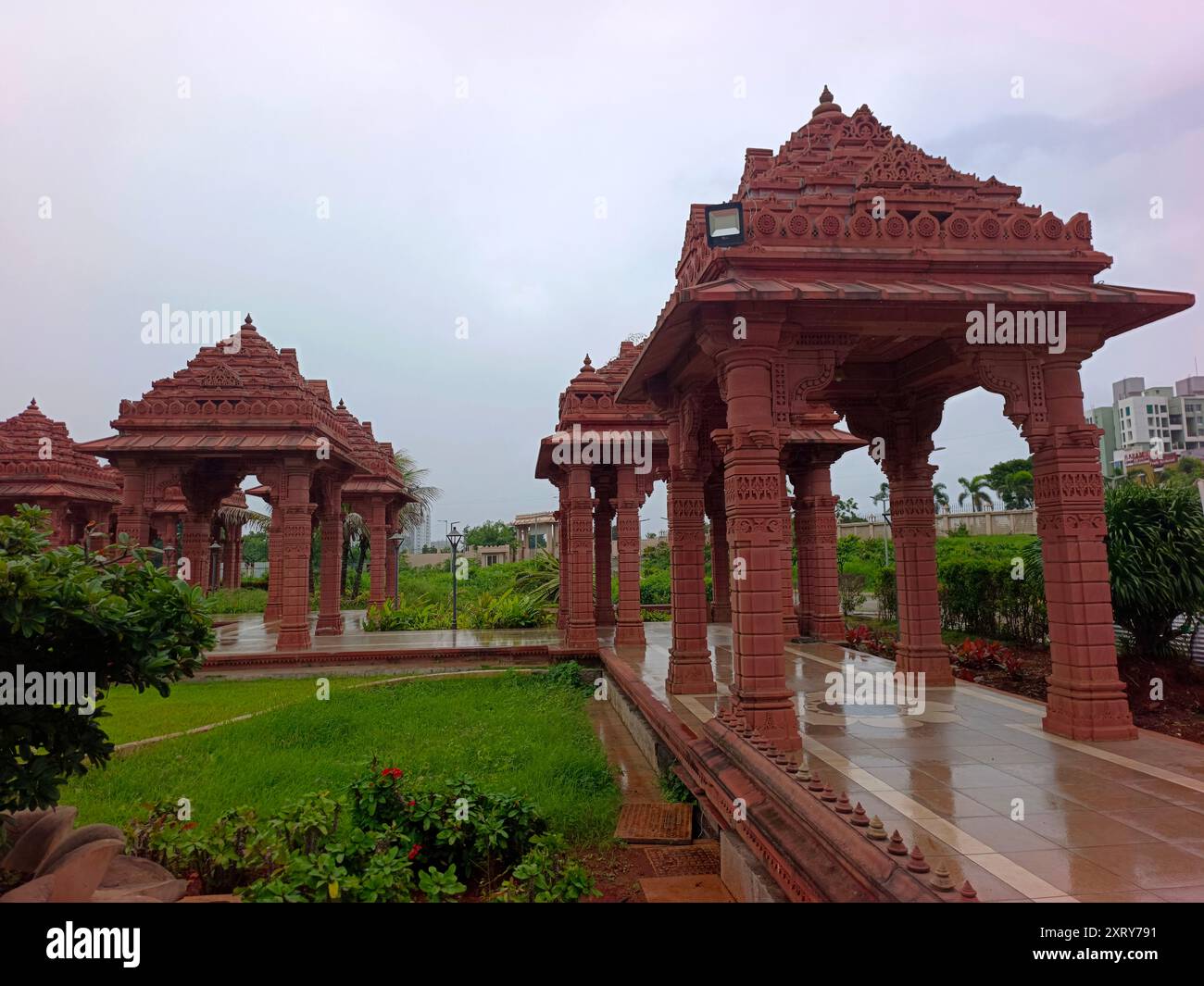 Baps shri swaminarayan mandir pune hi-res stock photography and images ...