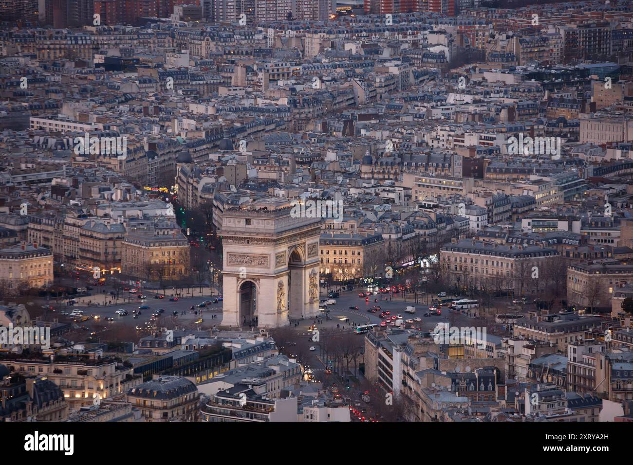 Aerial view of Paris with the iconic Arc de Triomphe at center Stock ...