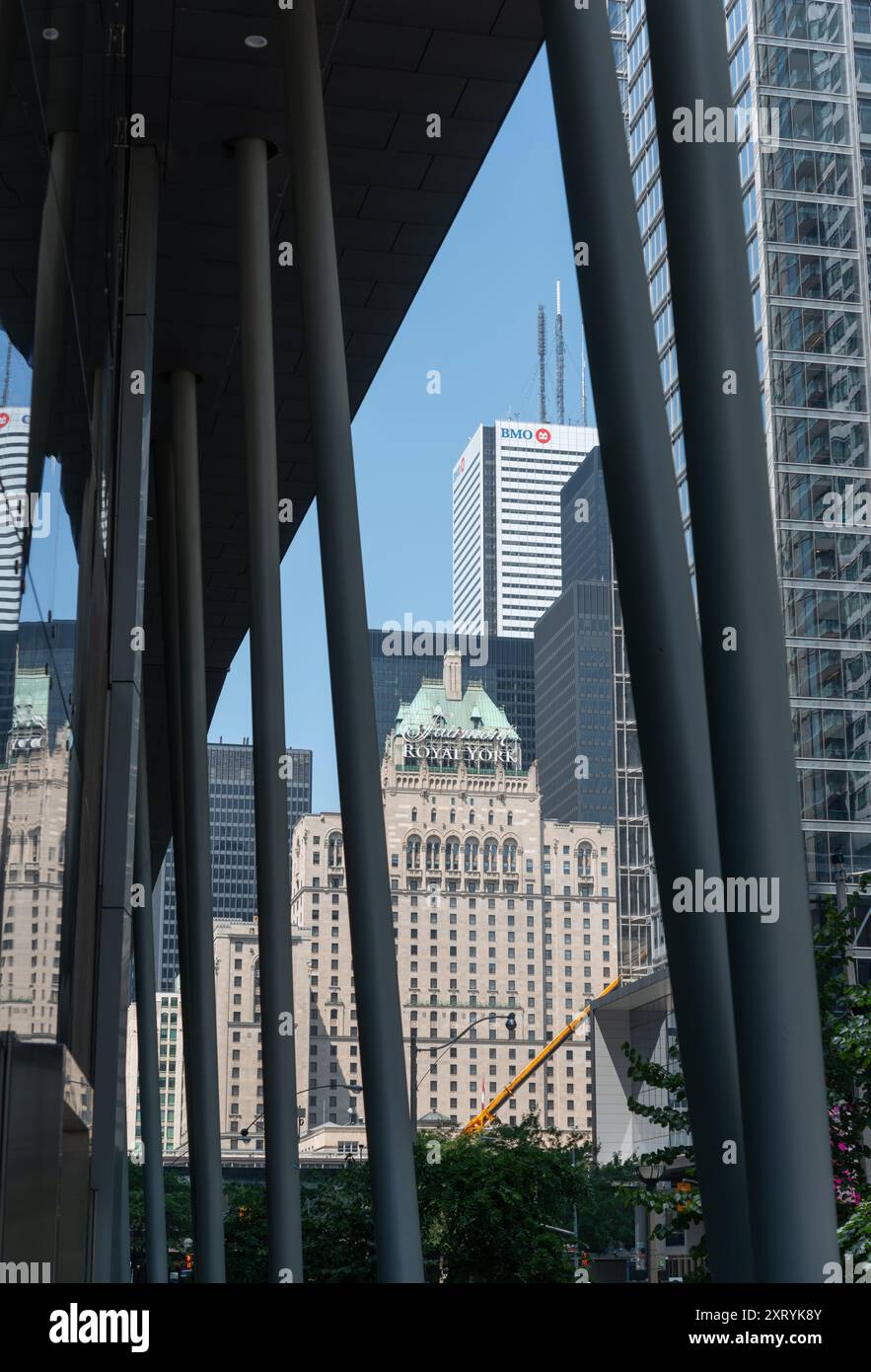 Hotel on poles hi-res stock photography and images - Alamy