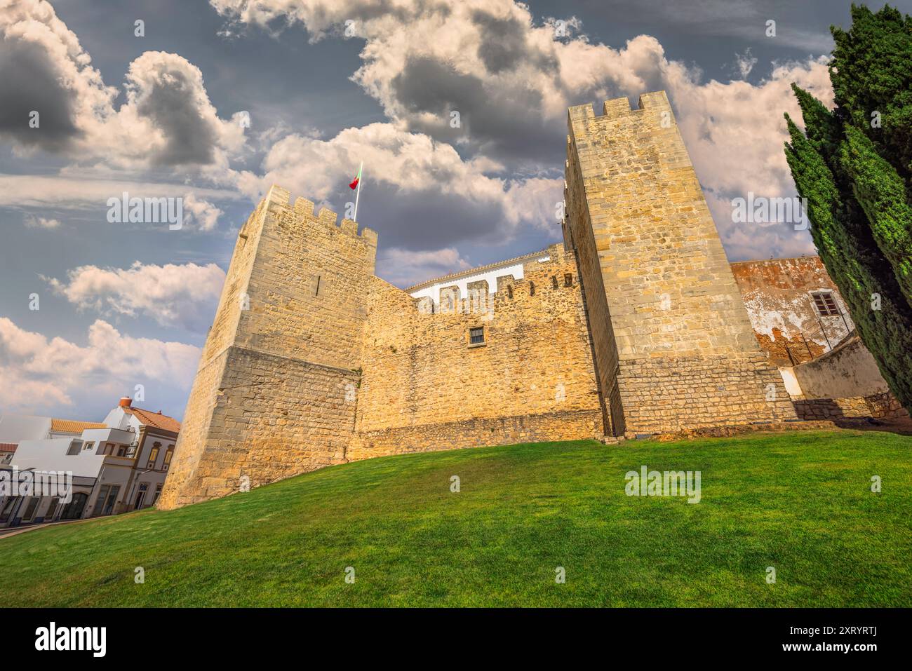 Old buildings loule portugal hi-res stock photography and images - Alamy