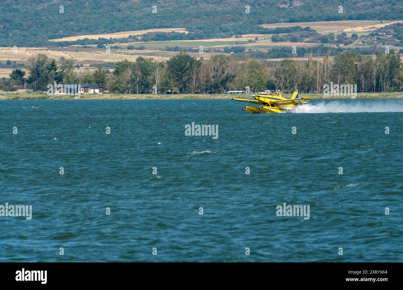 Yellow Water Aircraft in Action: Collecting Lake Water to Combat Summer ...