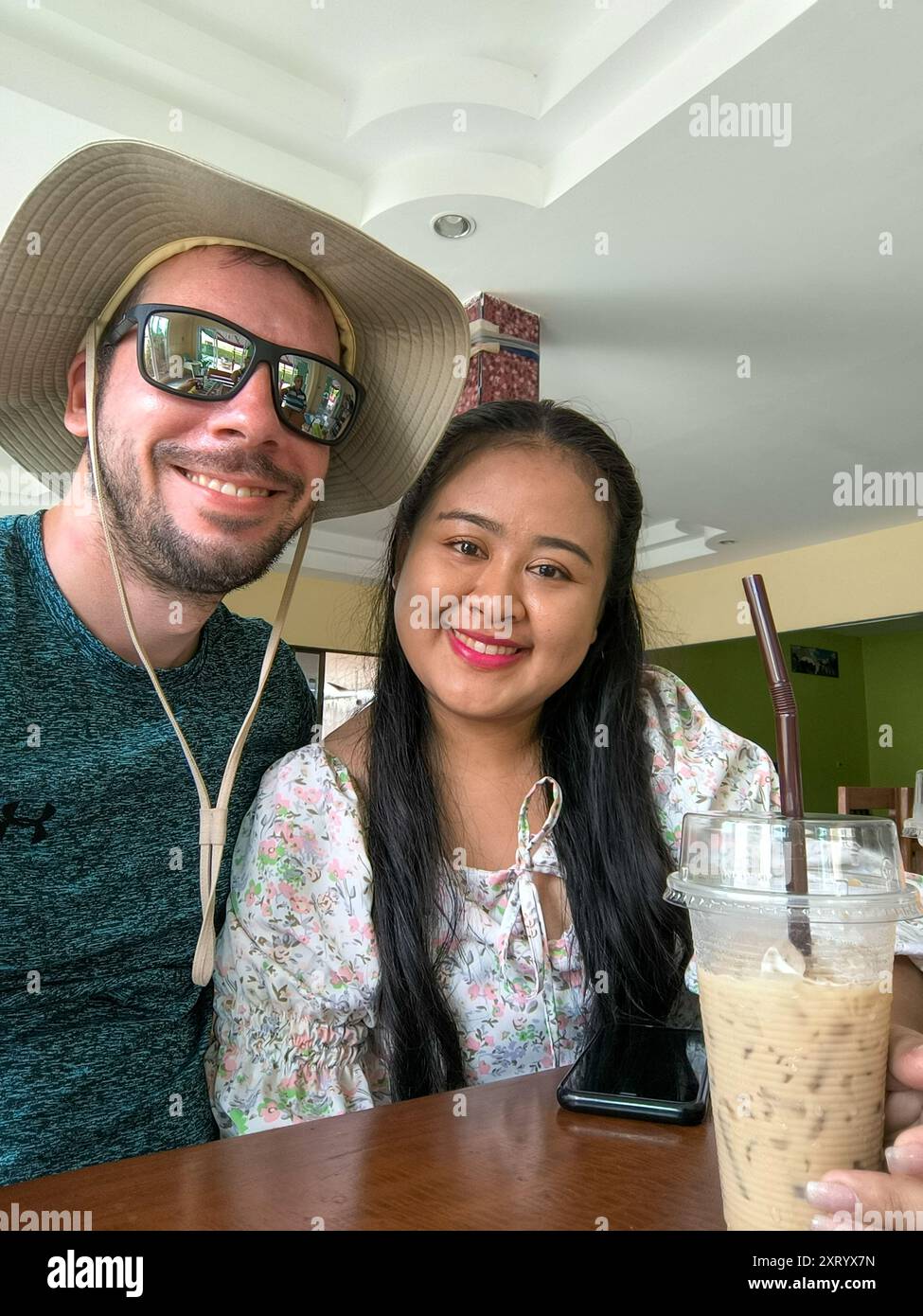 thailand women pose Stock Photo - Alamy