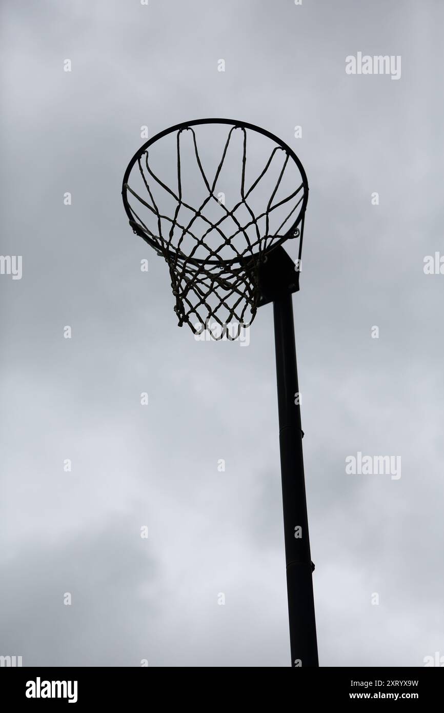 Netball practising shooting - sport aiming aim accuracy goal net Stock ...