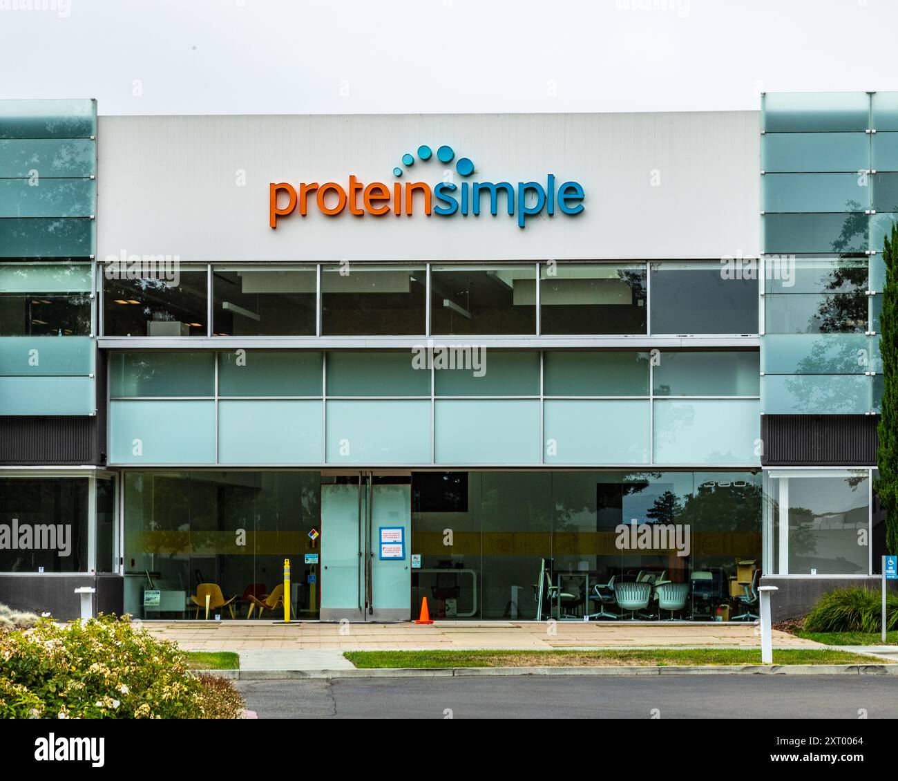 Proprietary systems hi-res stock photography and images - Alamy