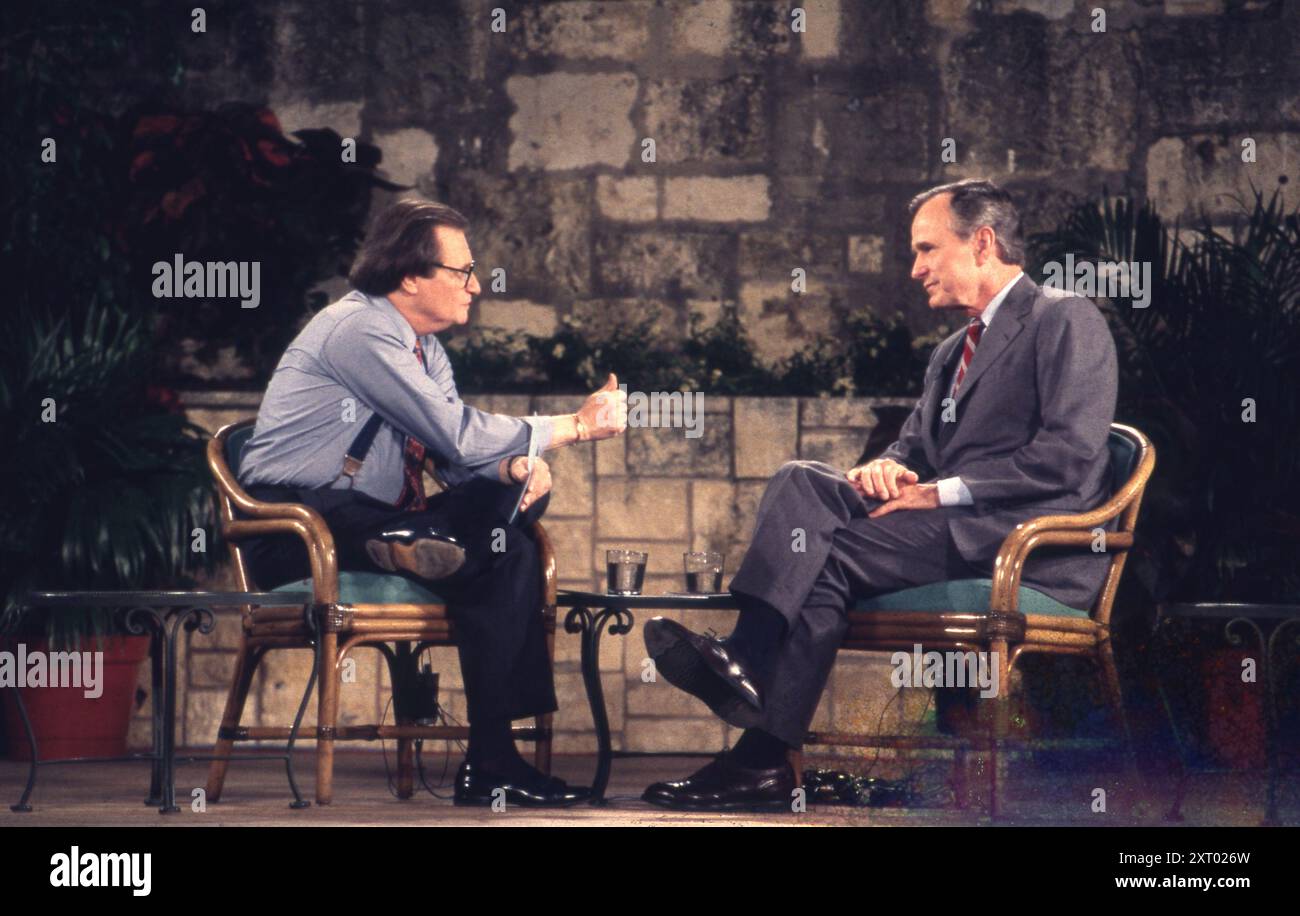 Larry king george bush hi-res stock photography and images - Alamy