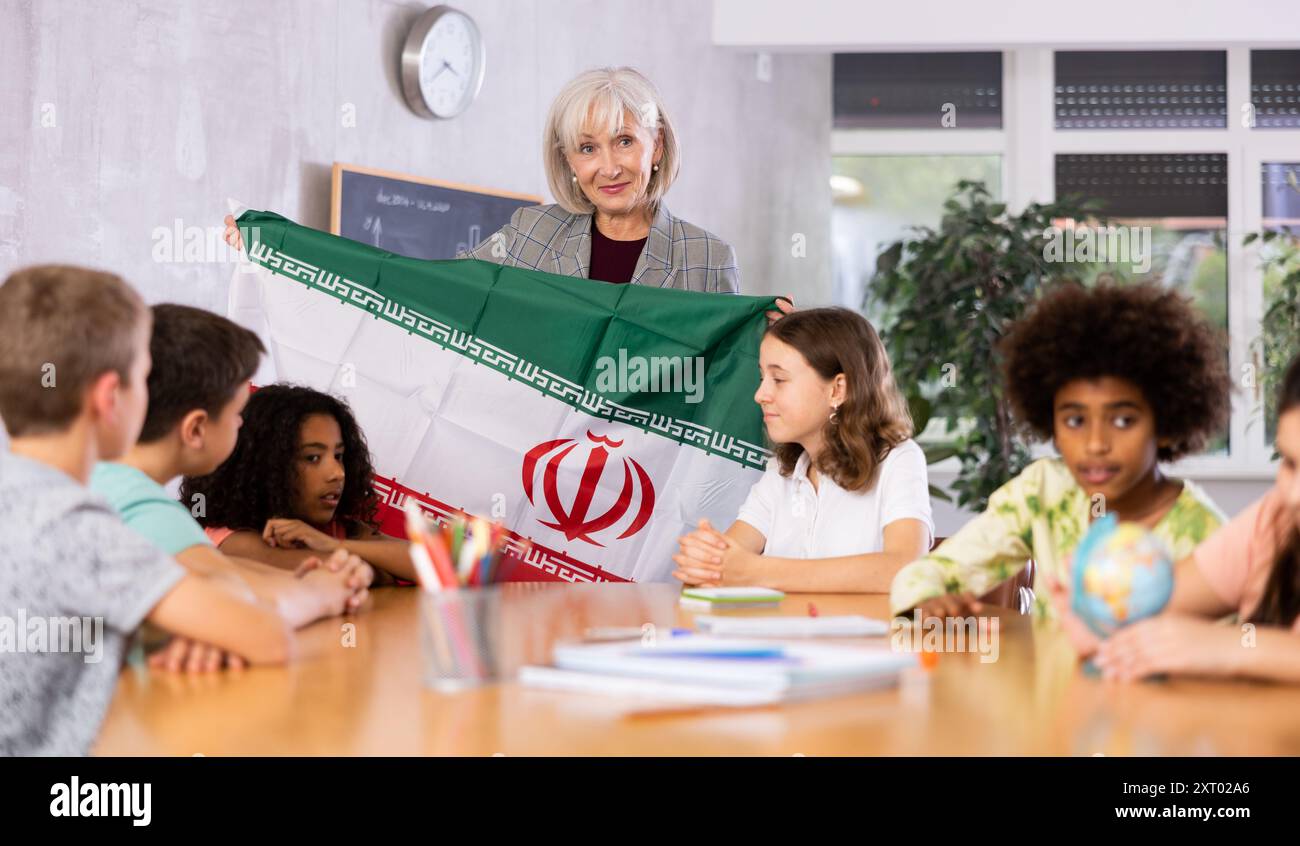 Iranian school girl hi-res stock photography and images - Alamy