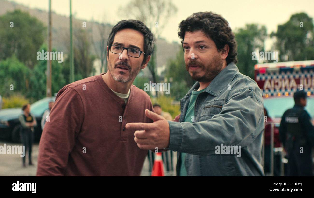 NON NEGOTIABLE, (aka NO NEGOCIABLE), from left: Mauricio Ochmann, Itza ...