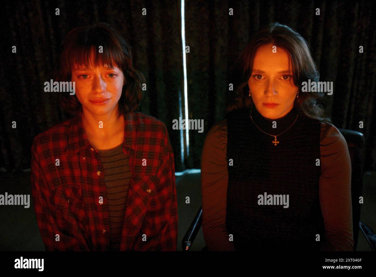 RED ROOMS, (aka LES CHAMBRES ROUGES), from left: Laurie Babin, Juliette ...