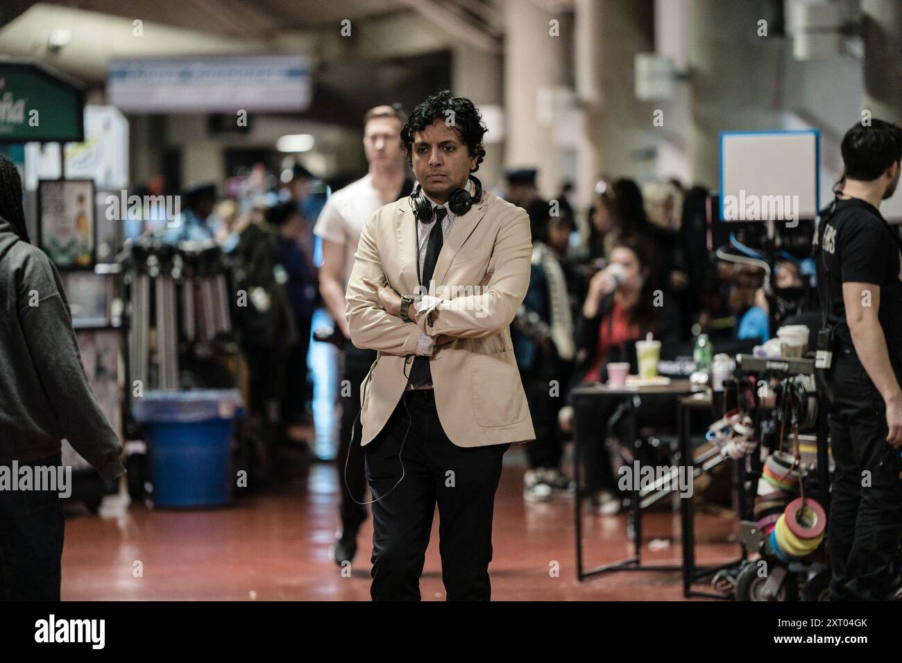 TRAP, director M. Night Shyamalan, on set, 2024. ph: Keri Anderson ...