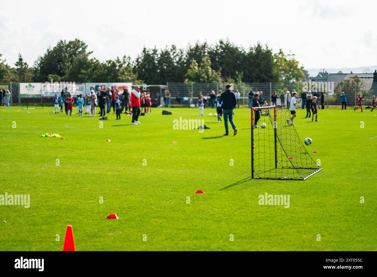 Soccer field sideline hi-res stock photography and images - Alamy