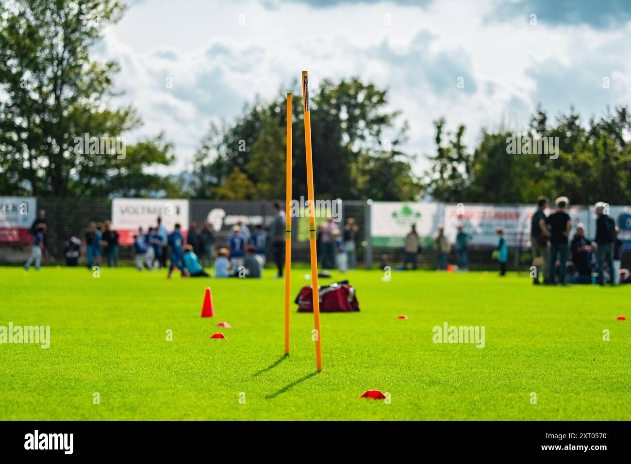 Goal poles hi-res stock photography and images - Alamy