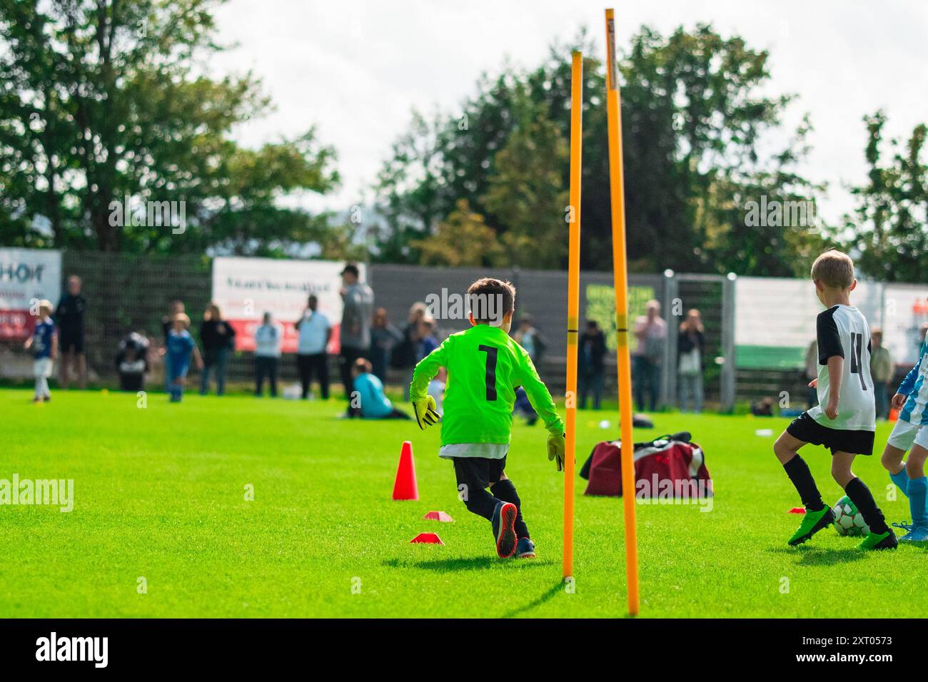 Move goal posts hi-res stock photography and images - Alamy