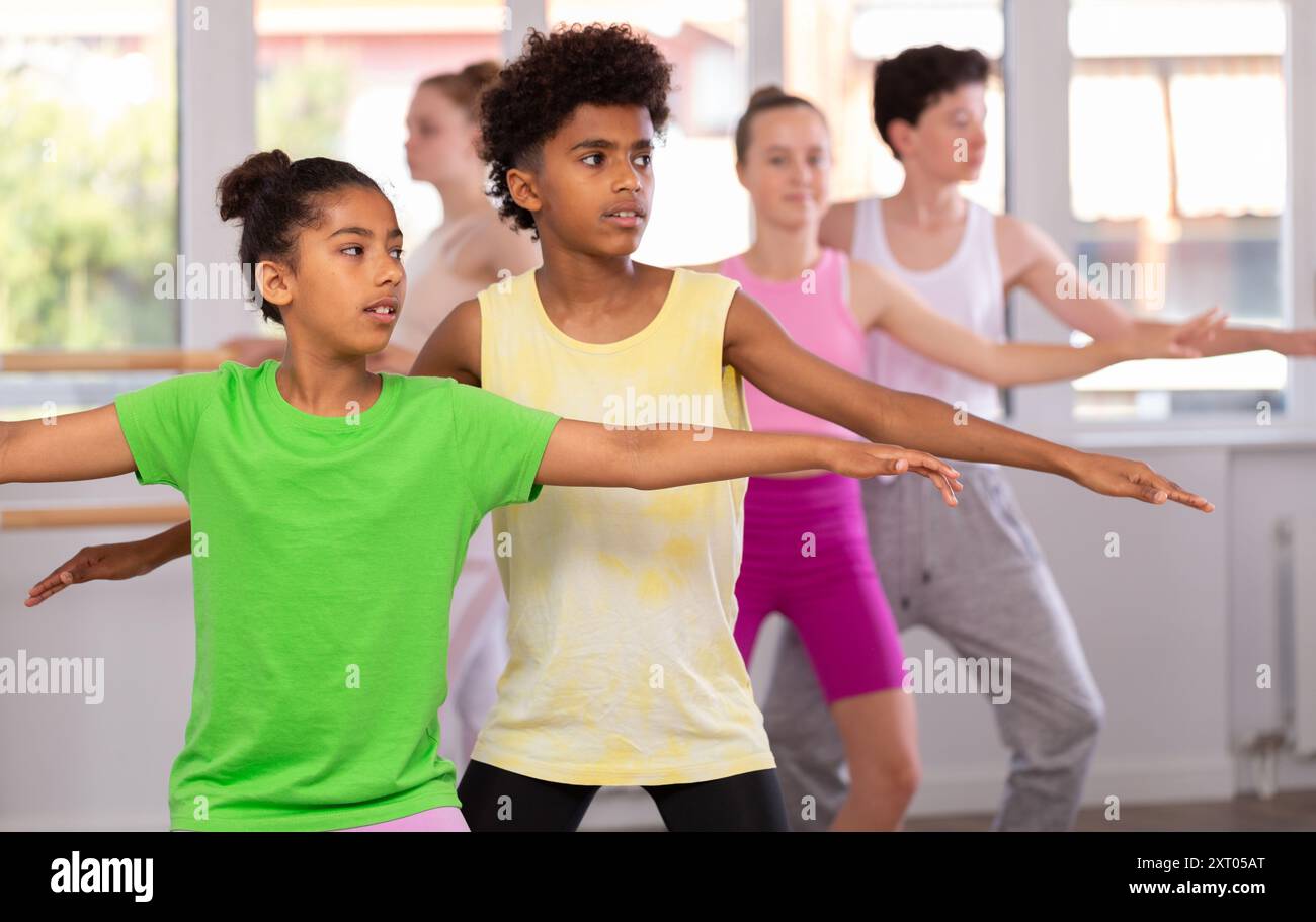 Teen boy girl ballet hi-res stock photography and images - Alamy