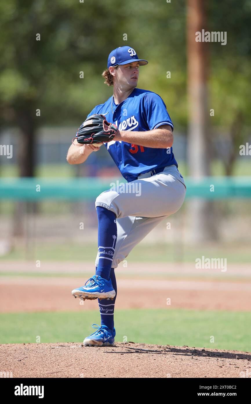 Los Angeles Dodgers pitcher Seamus Barrett (31) delivers a pitch during ...