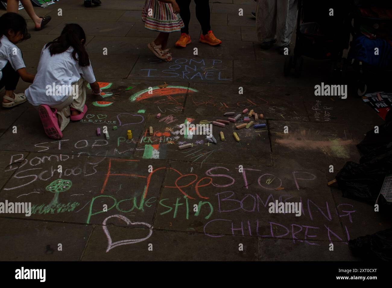 Emergency Pro Palestine protest outside 10 Downing Street Stock Photo ...