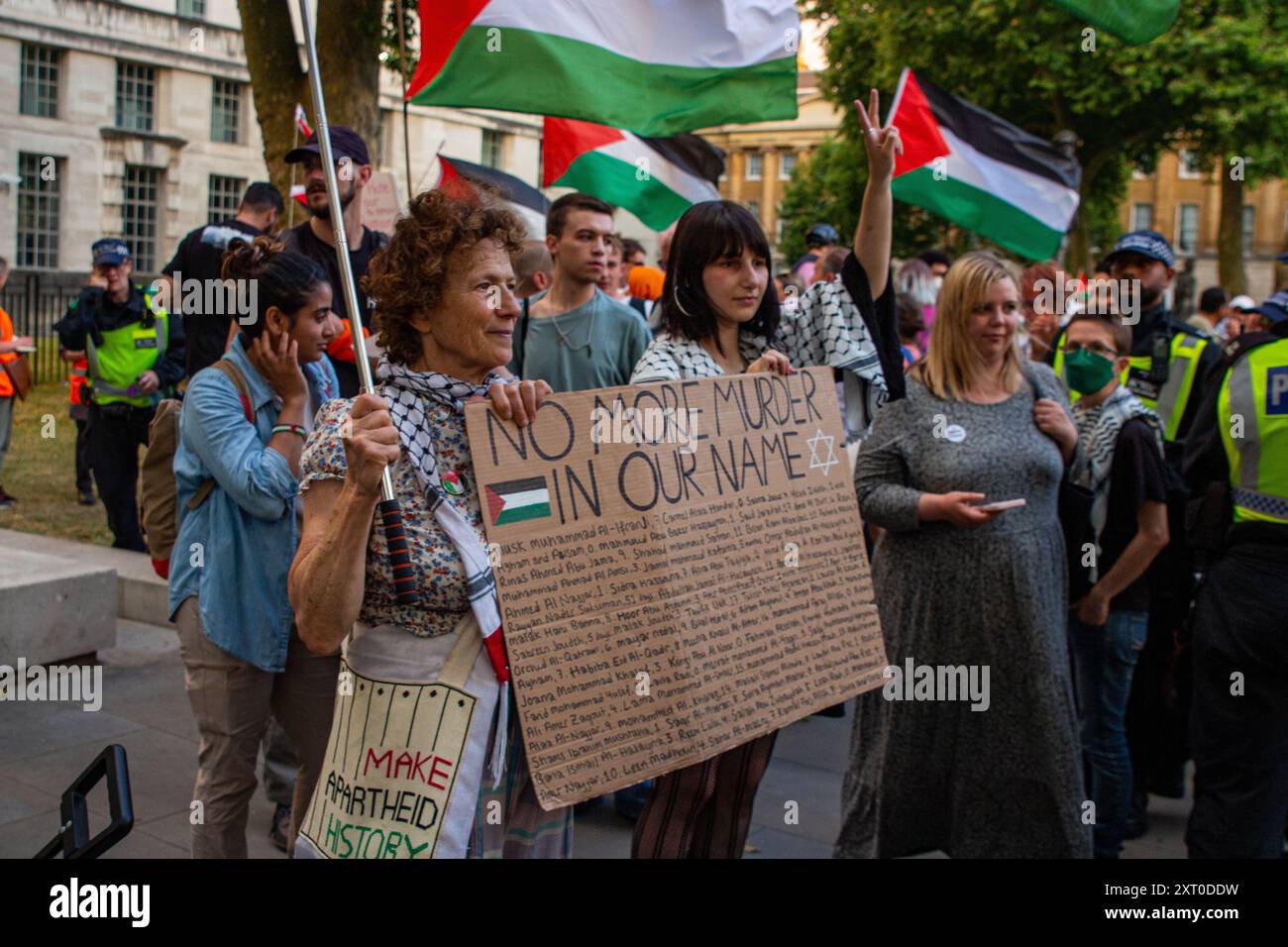 Emergency Pro Palestine protest outside 10 Downing Street Stock Photo ...